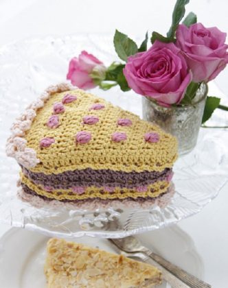 25 DIY Crochet Cake Patterns | How to Crochet a Cake - Crocht