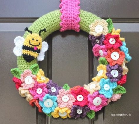 18 Colorful DIY Crochet Wreath Ideas With Free Patterns - Crocht