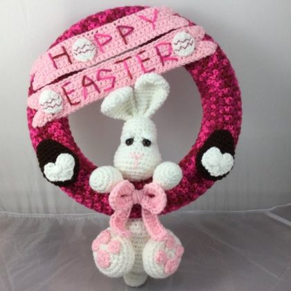 18 Colorful DIY Crochet Wreath Ideas With Free Patterns - Crocht