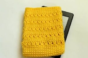 13 DIY Crochet Kindle Cover Patterns - Crocht