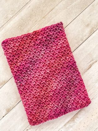 13 DIY Crochet Kindle Cover Patterns - Crocht