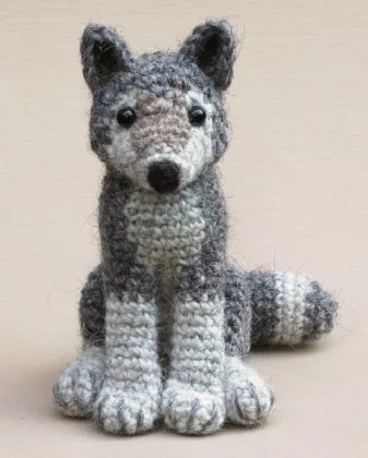 20 Easy Wolf Crochet Patterns - Crocht
