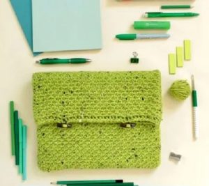 16 Amazing Crochet Book Cover Patterns - Crocht