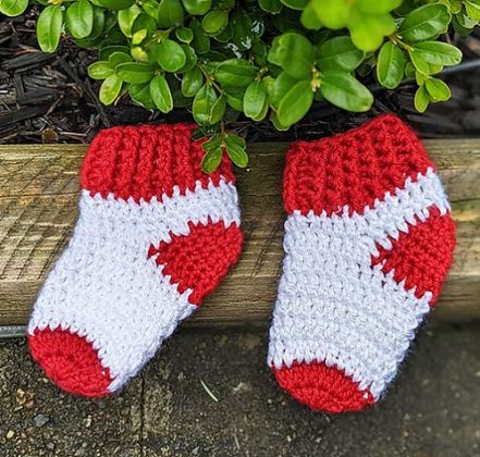 14 Crochet Baby Socks Free Patterns - Crocht