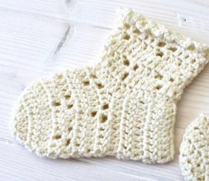 14 Crochet Baby Socks Free Patterns - Crocht